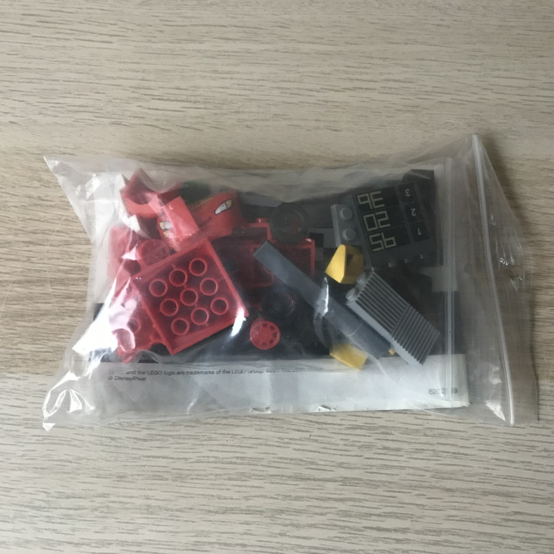 Lego juniors 10730. lightning McQueen