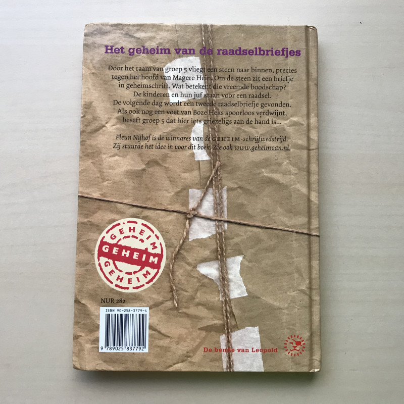 Geheim: Het geheim van de raadsel briefjes